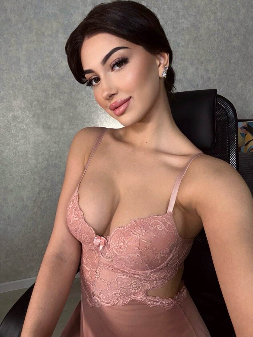 Monika Taylor17のキャストのプロフィール xHamsterLive