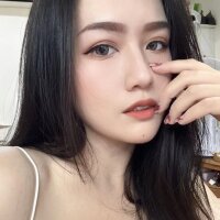 eimile-z／23 歲 | 在 StripZone 的直播