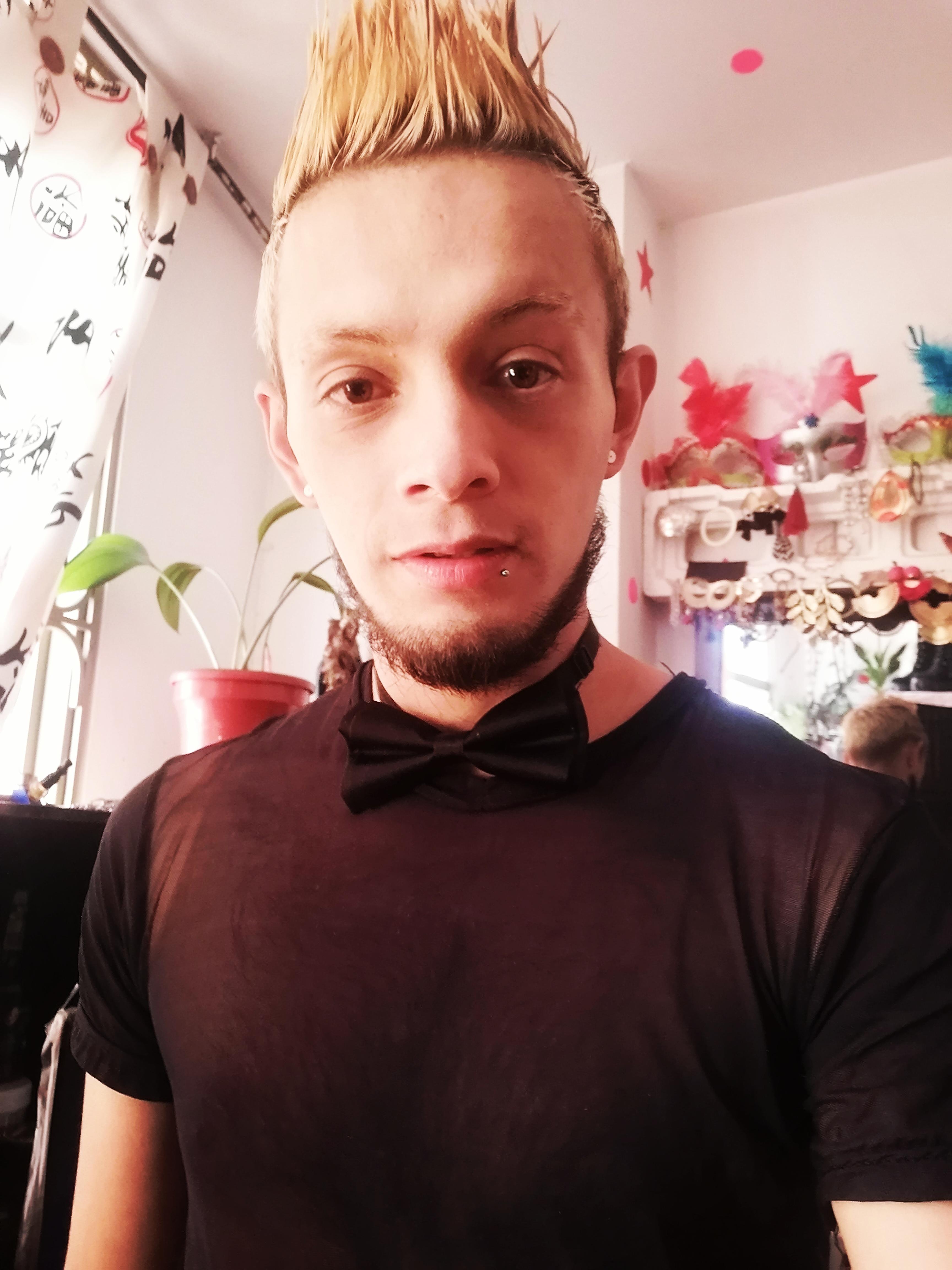 Mark_splinter Webcam Model Profile | xHamsterLive