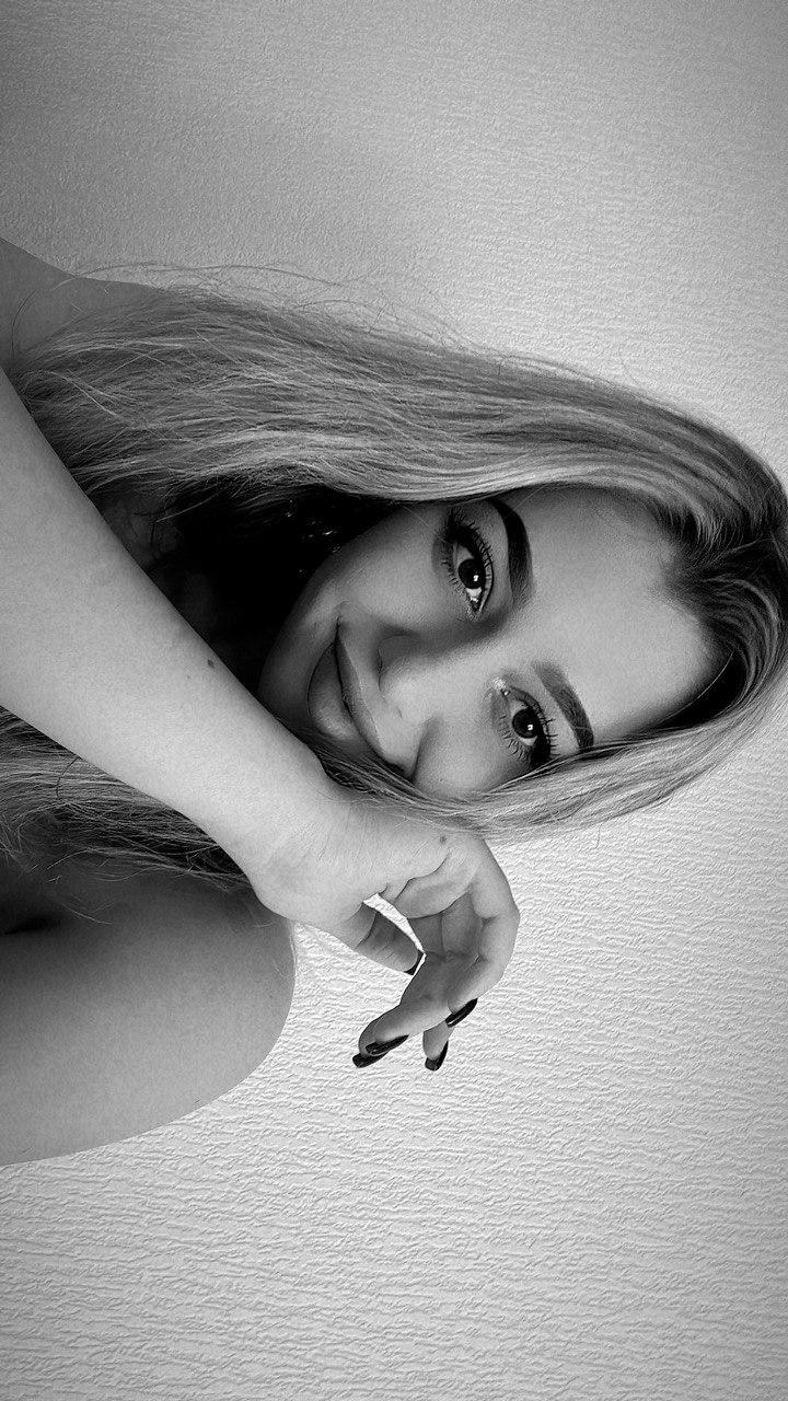 Murbur Webcam Model Profile | xHamsterLive