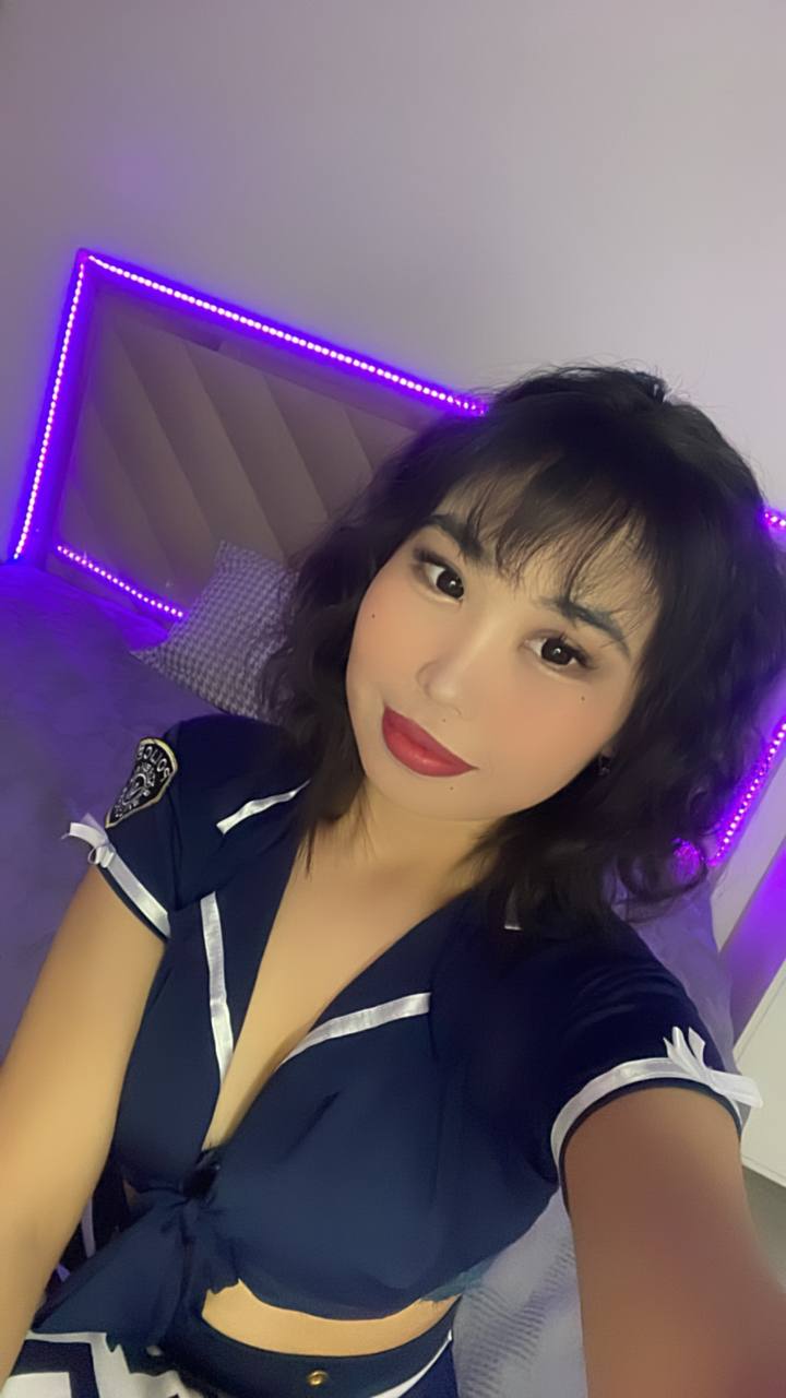 Jungso_ming Webcam Model Profile | xHamsterLive