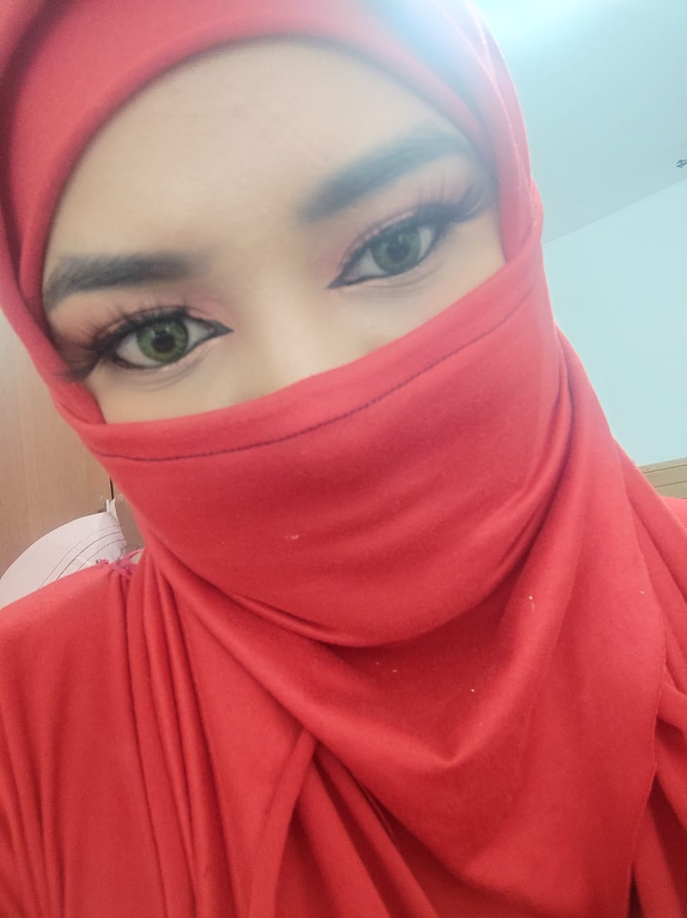 Emira_aziz Webcam Model Profile | xHamsterLive