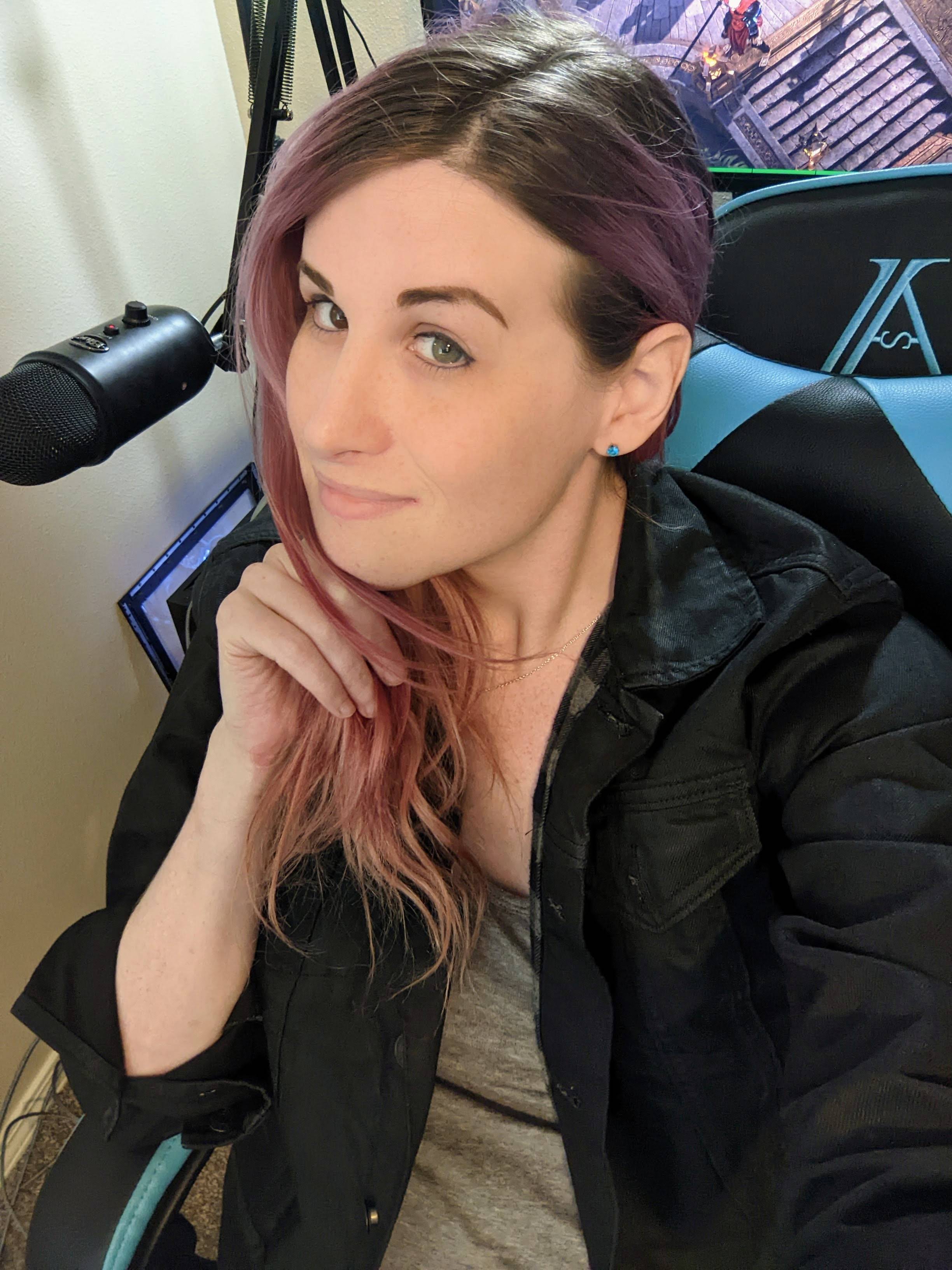 AnneAtomics Webcam Model Profile | xHamsterLive