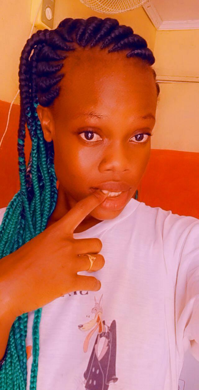 Lucy_smiles Webcam Model Profile | xHamsterLive