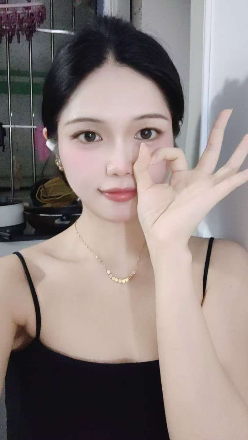 XueNi-888的性感照片及裸照 | Myavlive