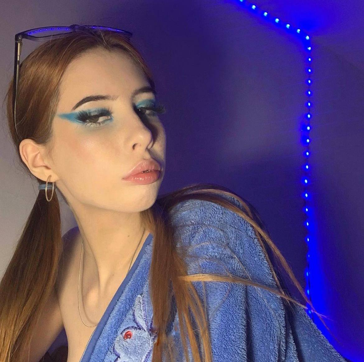 hopeboone-cam-model-profile-stripchat