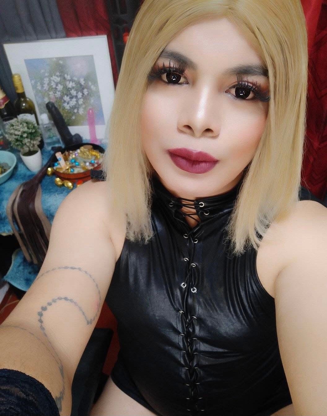 Urnaughty_cjay Webcam Model Profile | xHamsterLive