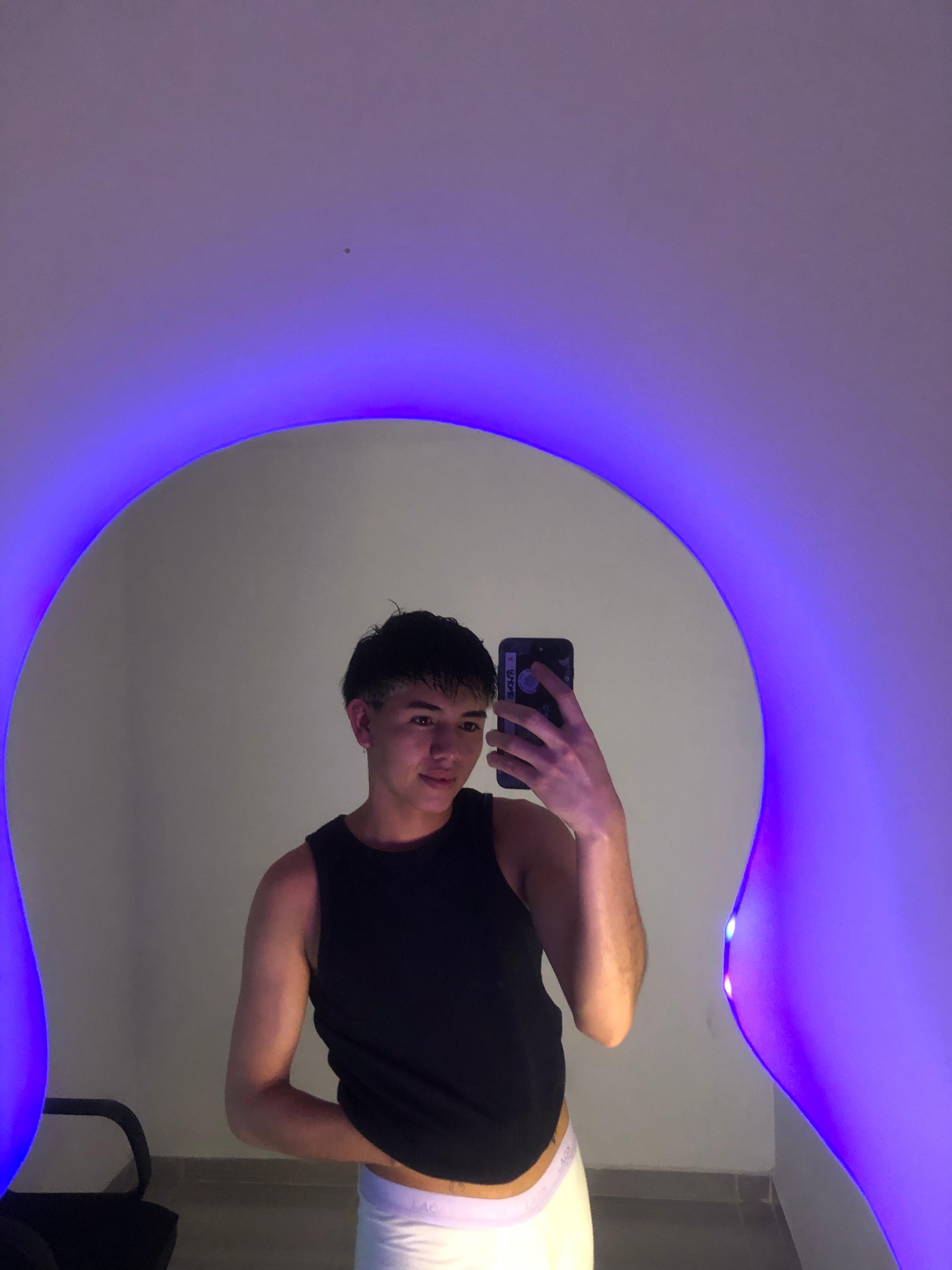 Dylan_Kim_ Webcam Model Profile | xHamsterLive