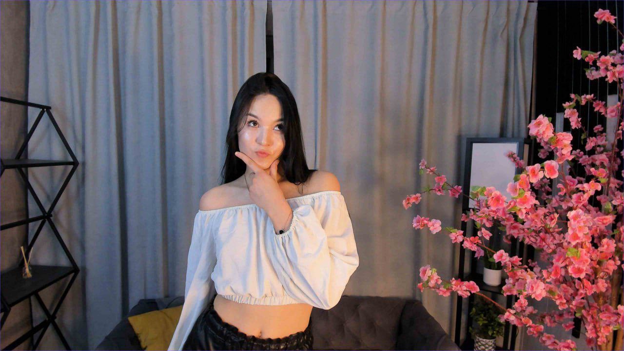 Silver_rin Cam Model Profile | Stripchat