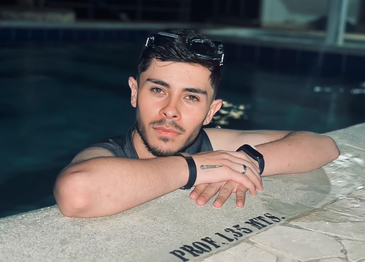 Robin_model Cam Model Profile | Stripchat