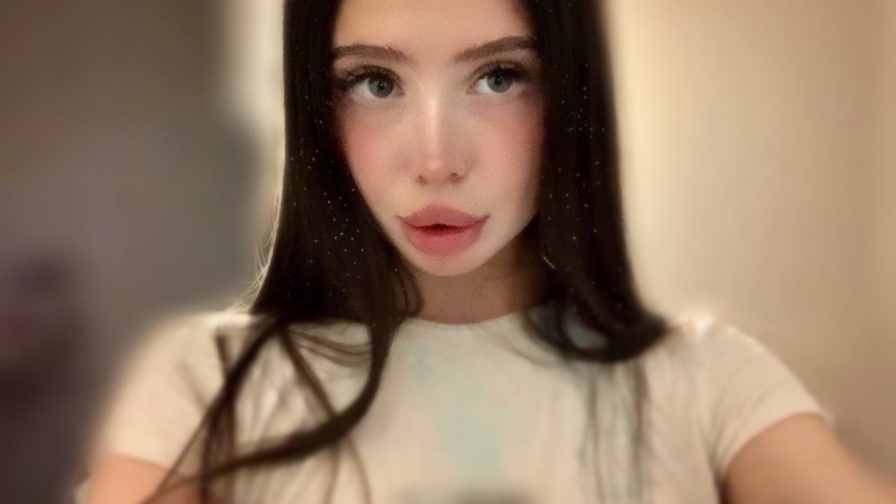 Jessie_Johns Webcam Model Profile | xHamsterLive