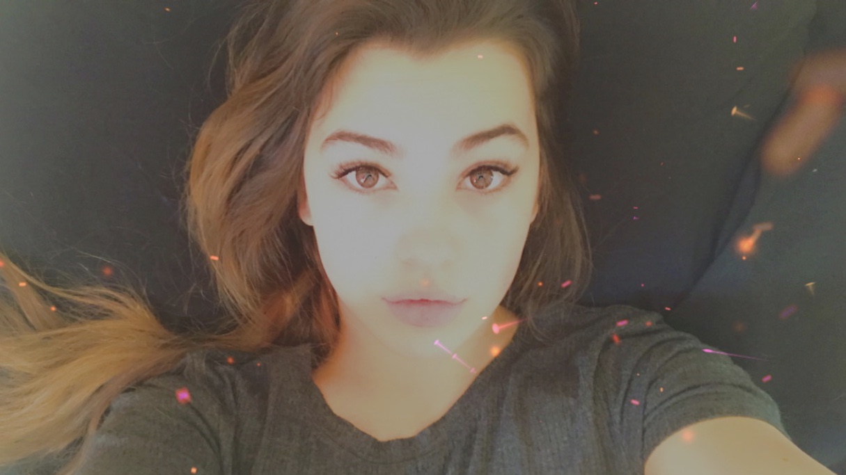 Carrieloveis Webcam Model Profile Omgadult