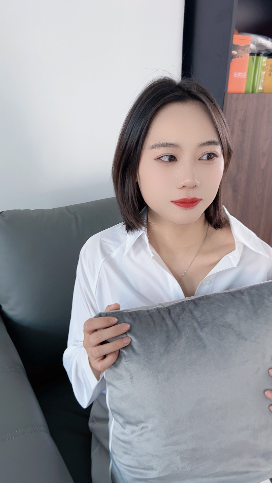 Eliza-E主播简介 | Stripchat