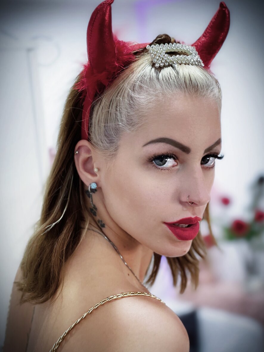 Kittylovesblue Webcam Model Profile Xhamsterlive