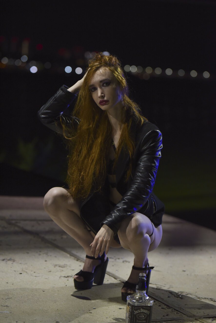 Roxy_Silver Cam Model Profile | Stripchat