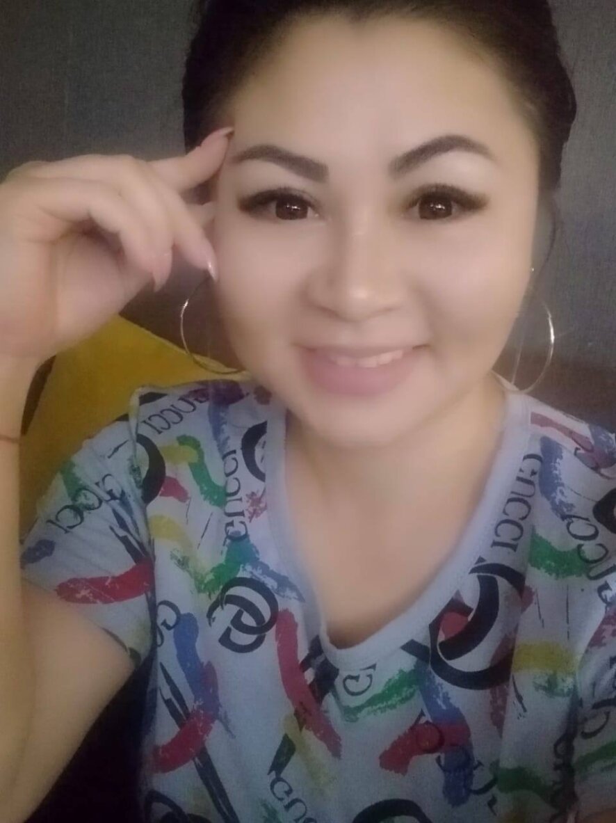 Batari Webcam Model Profile | xHamsterLive