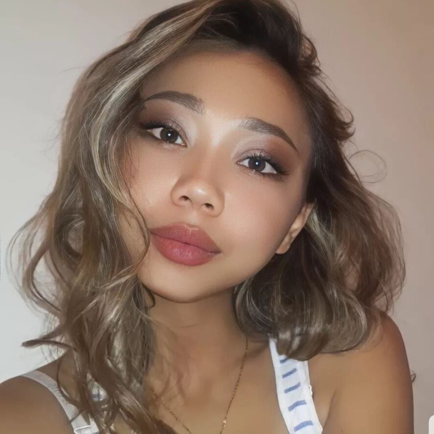 Yuna_moon Webcam Model Profile | xHamsterLive