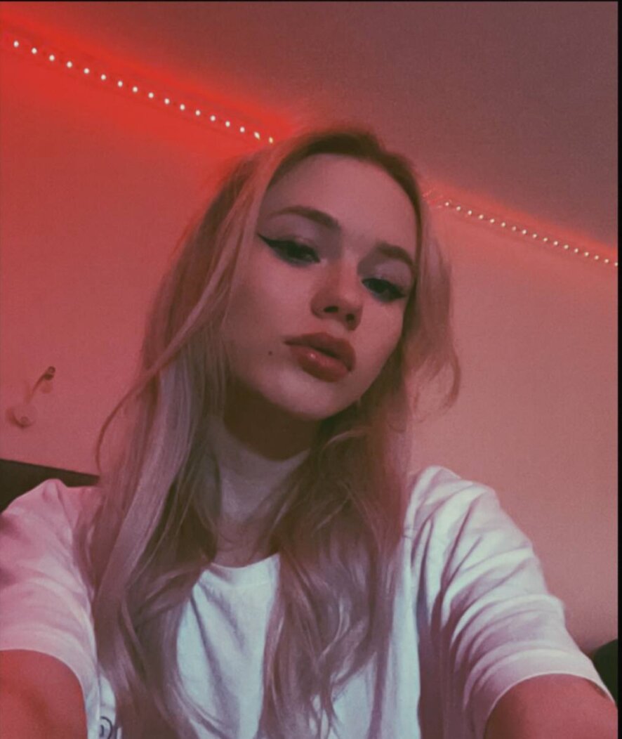 LexieLoree Webcam Model Profile | xHamsterLive