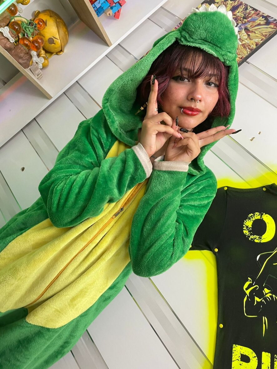 Ravenn_20 Webcam Model Profile | xHamsterLive