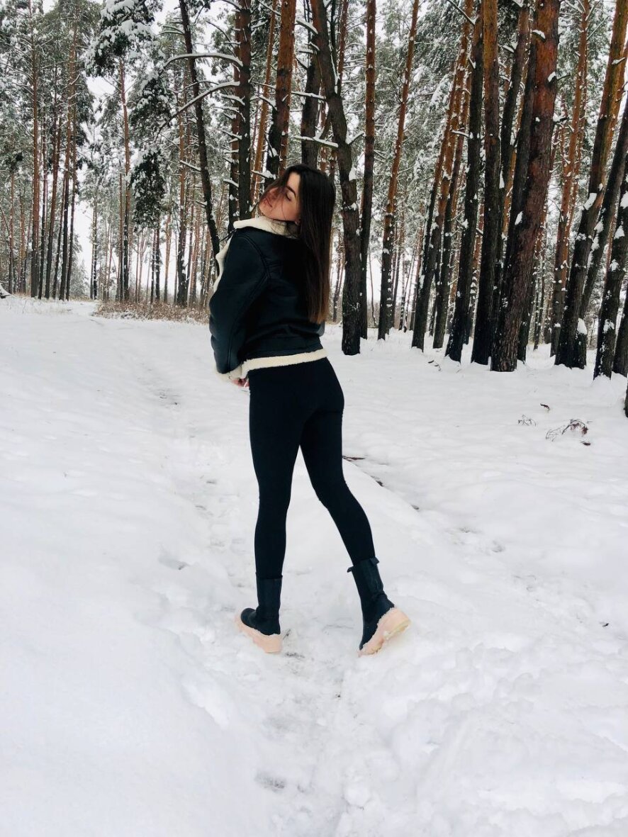 Aneti_Moon Webcam Model Profile | xHamsterLive