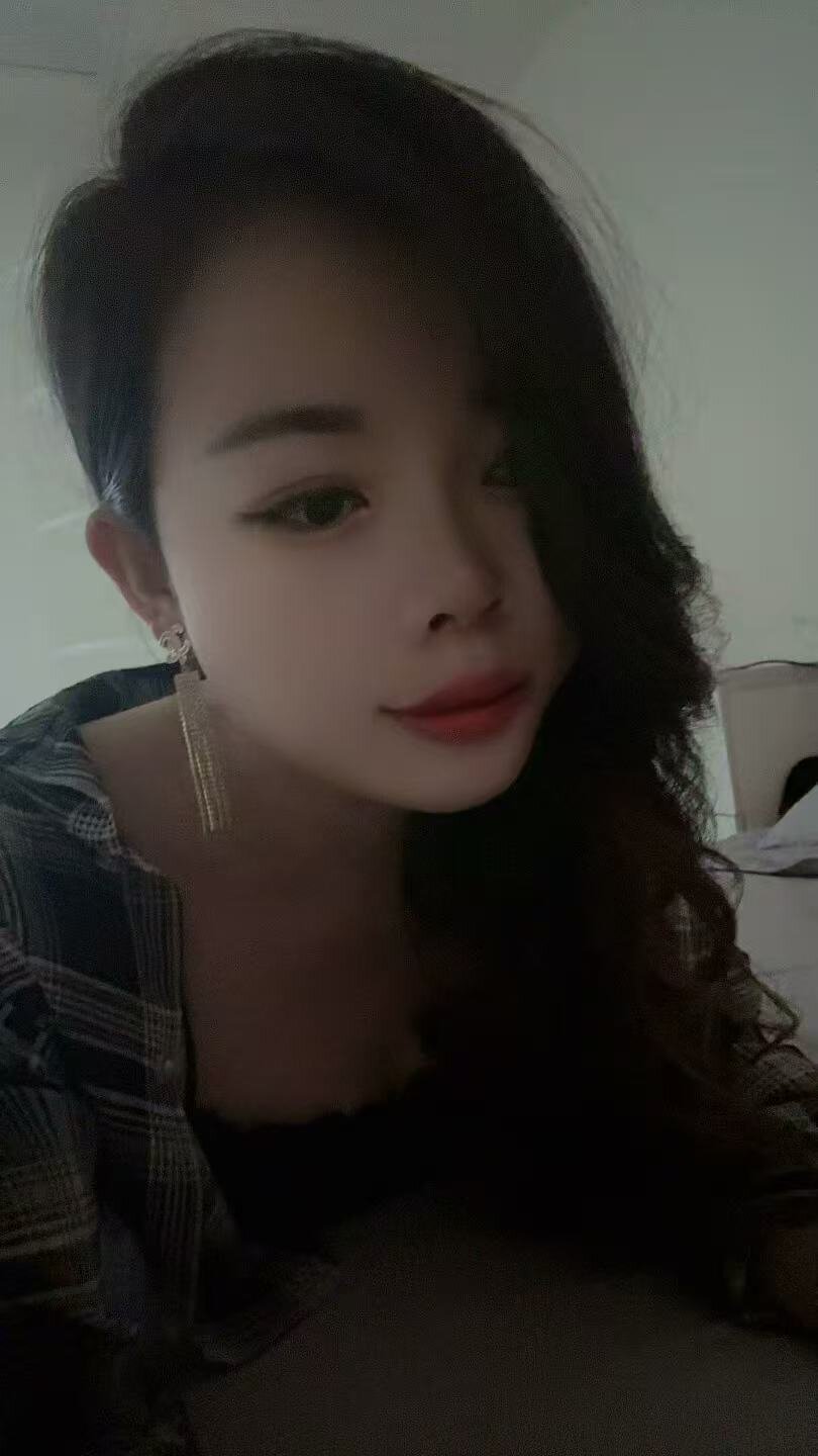 Cherry-ss 主播個人資料 | Stripchat