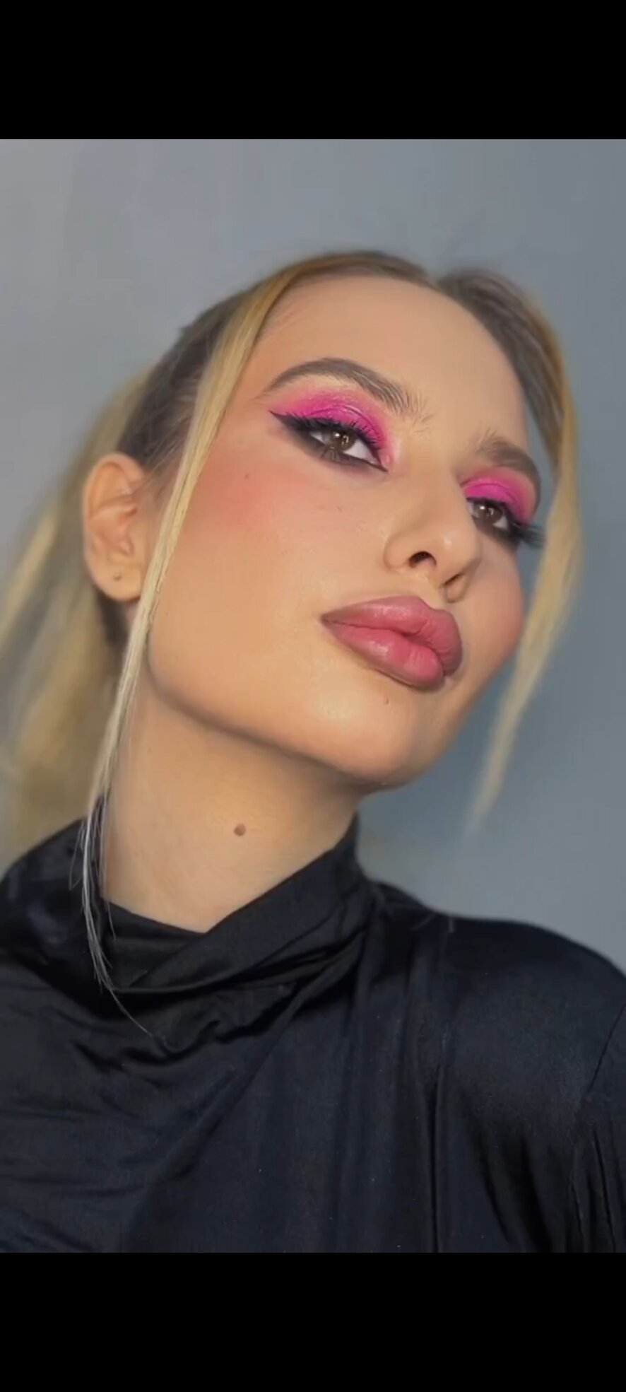 Elza_kom Cam Model Profile | Stripchat