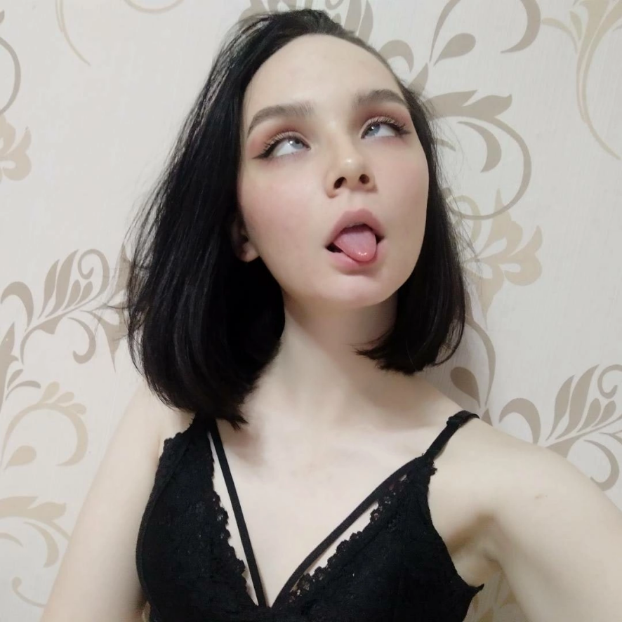 Perfil Modelo Webcam GemmaCovil | Stripchat