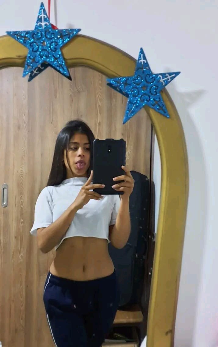 NINA_18_YEARS Cam Model Profile | Stripchat