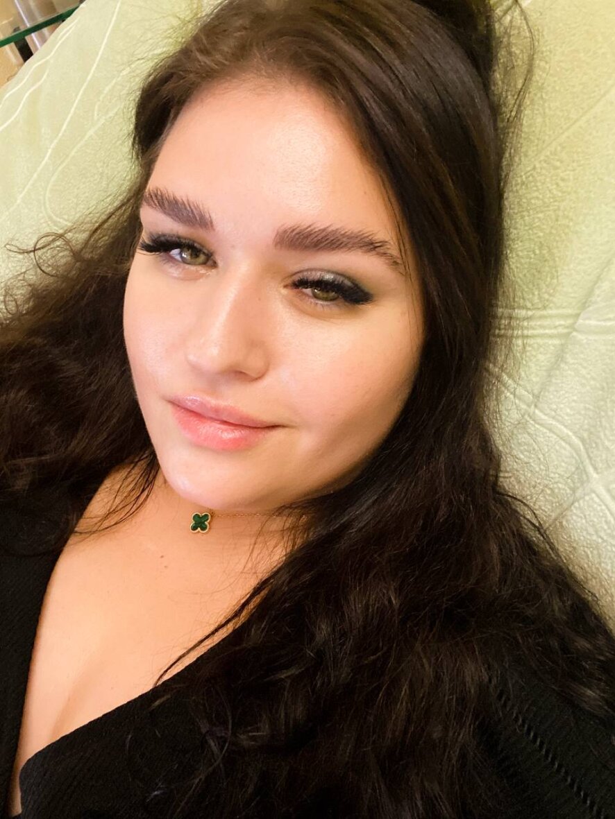 Vicky_Violet Webcam Model Profile | xHamsterLive