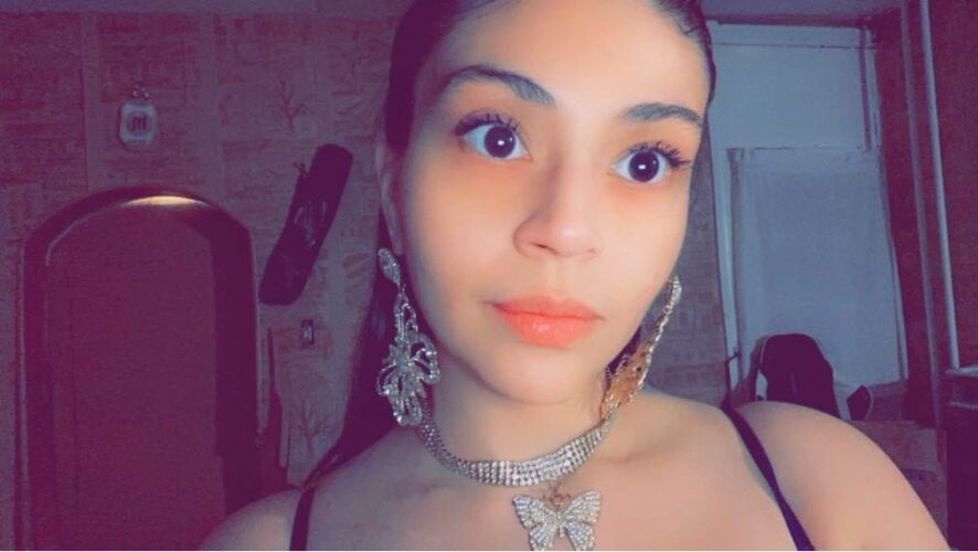 Kriztal_pretty Webcam Model Profile | xHamsterLive