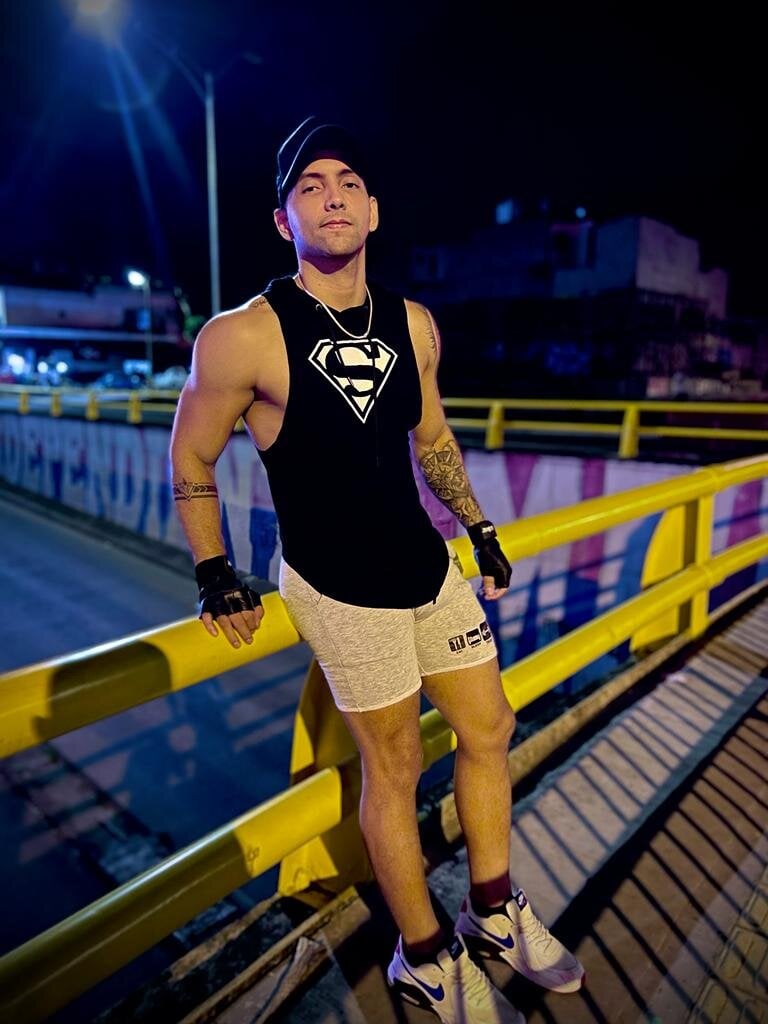 Alex_oficial Webcam Model Profile | xHamsterLive