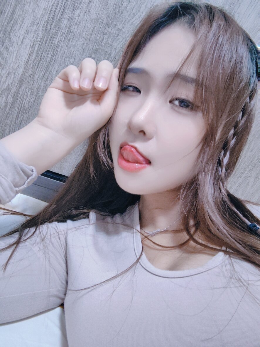 Chanee-9主播简介 | 9Splt