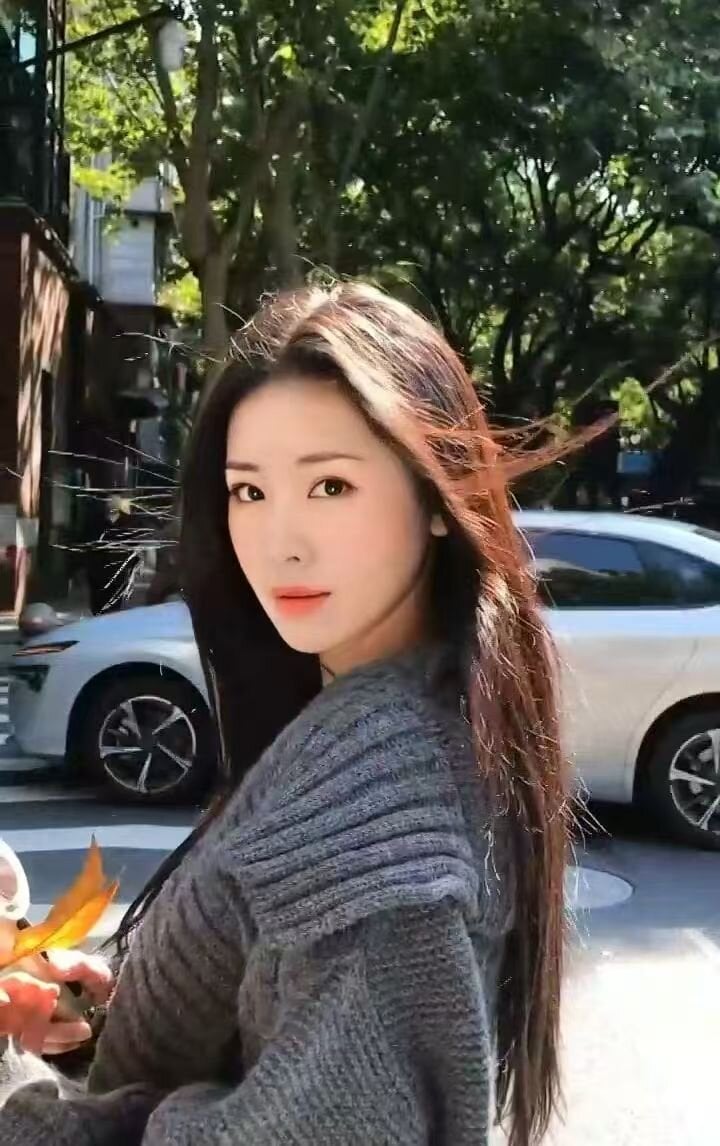 HK_angelchloe Webcam Model Profile | strip.chat