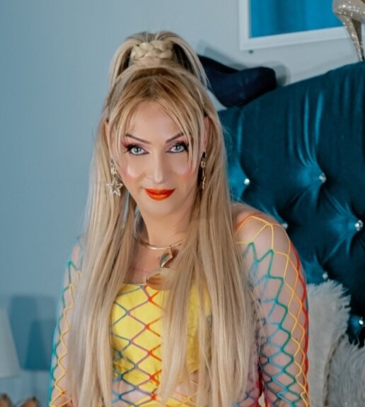 Elena_evans Webcam Model Profile | xHamsterLive