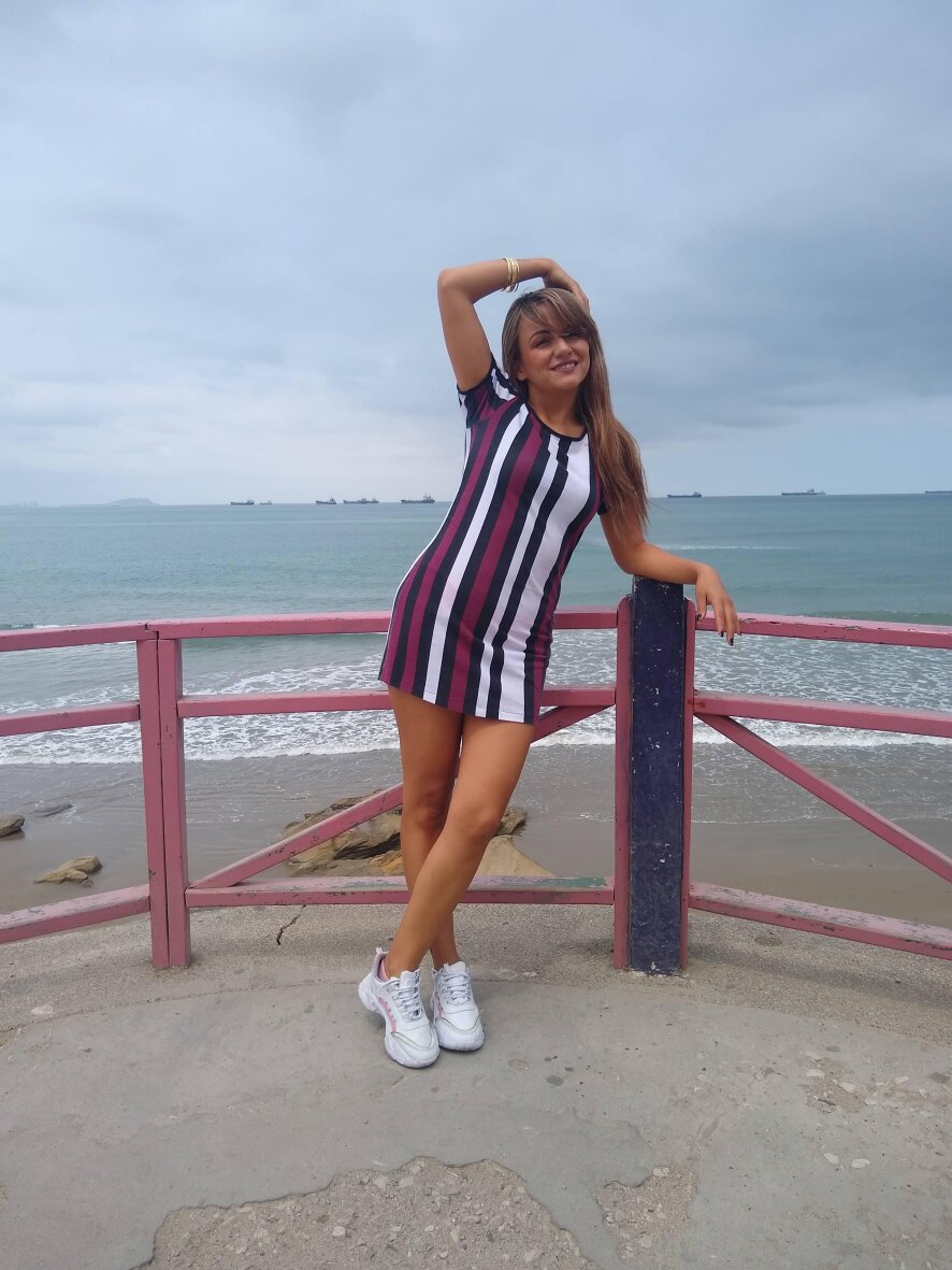 Pretty_Laura_ Cam Model Profile | Stripchat