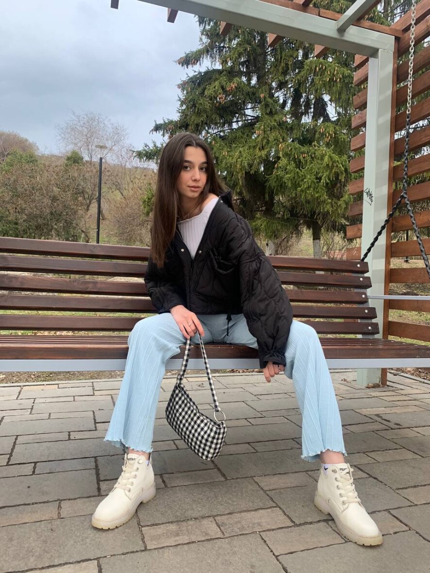 Murbur Webcam Model Profile | xHamsterLive