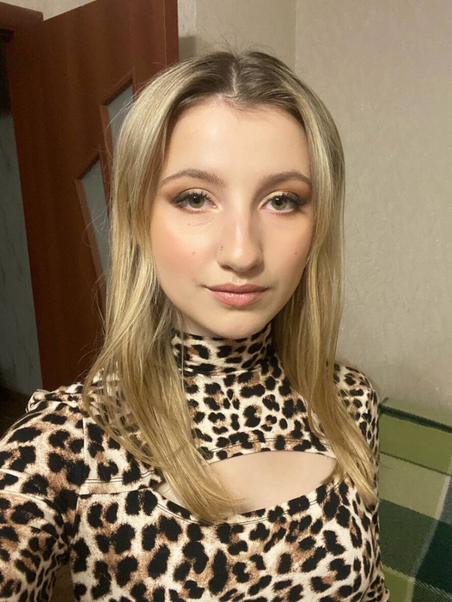 JulyAllen Webcam Model Profile | xHamsterLive