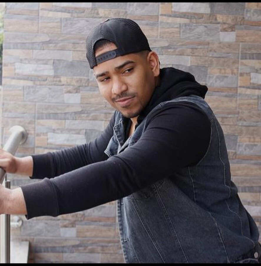 Mathiw_Rochefort Webcam Model Profile | xHamsterLive