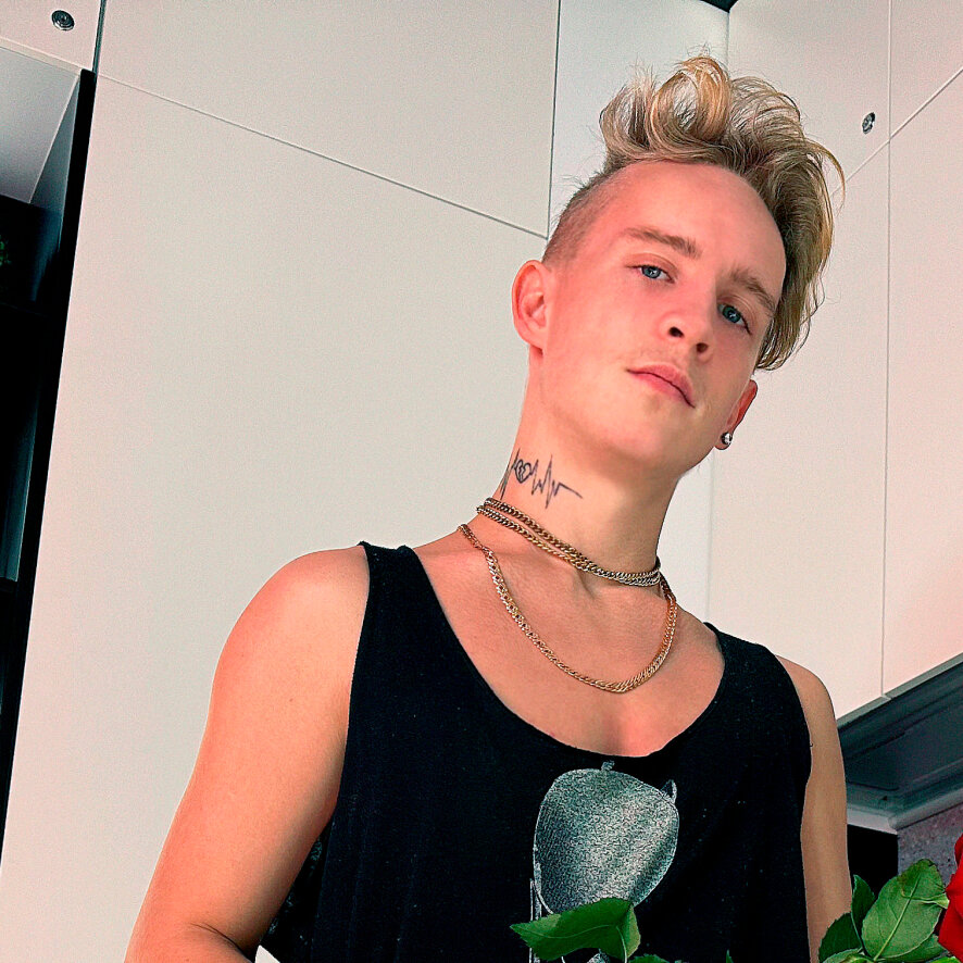 AlexxSweet Webcam Model Profile | xHamsterLive