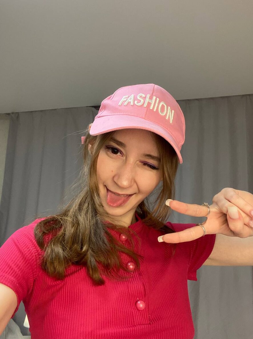 BeatrixHiett Webcam Model Profile | xHamsterLive