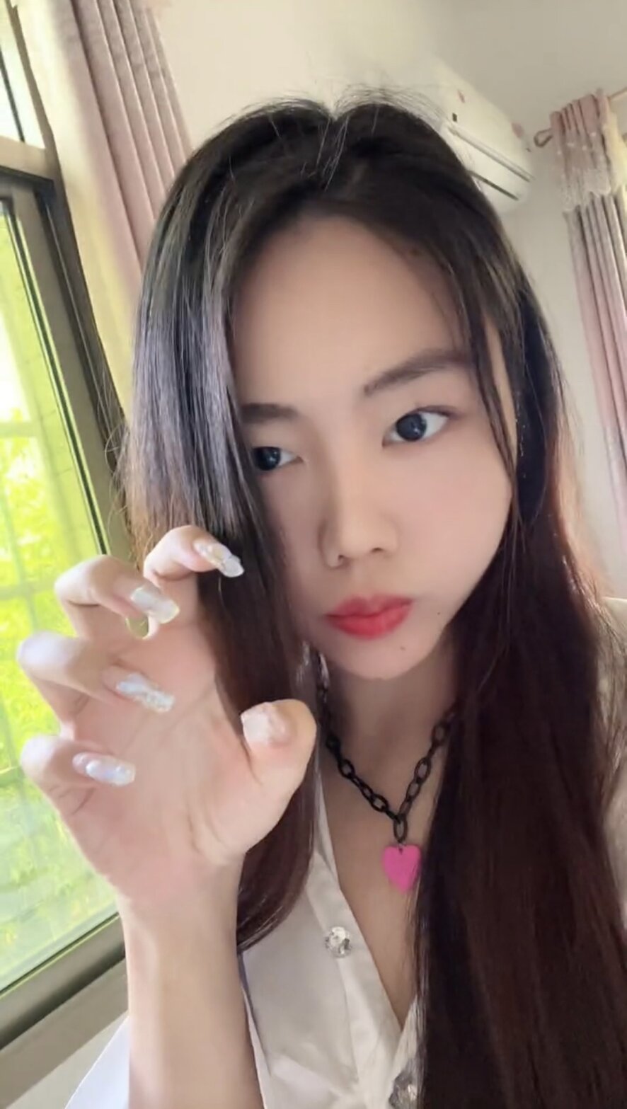 JunJun-- 主播個人資料 | Stripchat