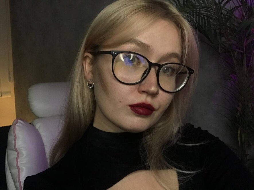 Lisa_Wonder 主播個人資料 | Stripchat