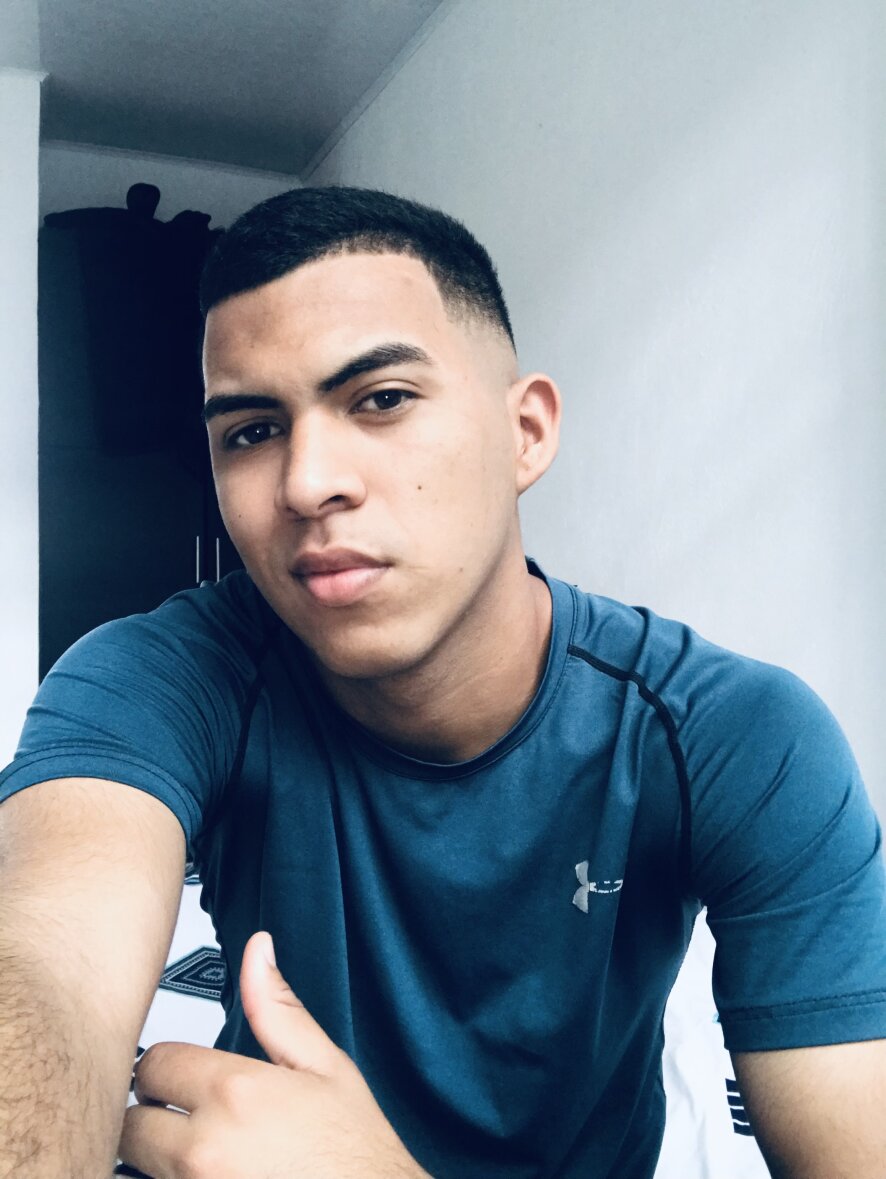 Mike18_latino主播简介 | Stripchat