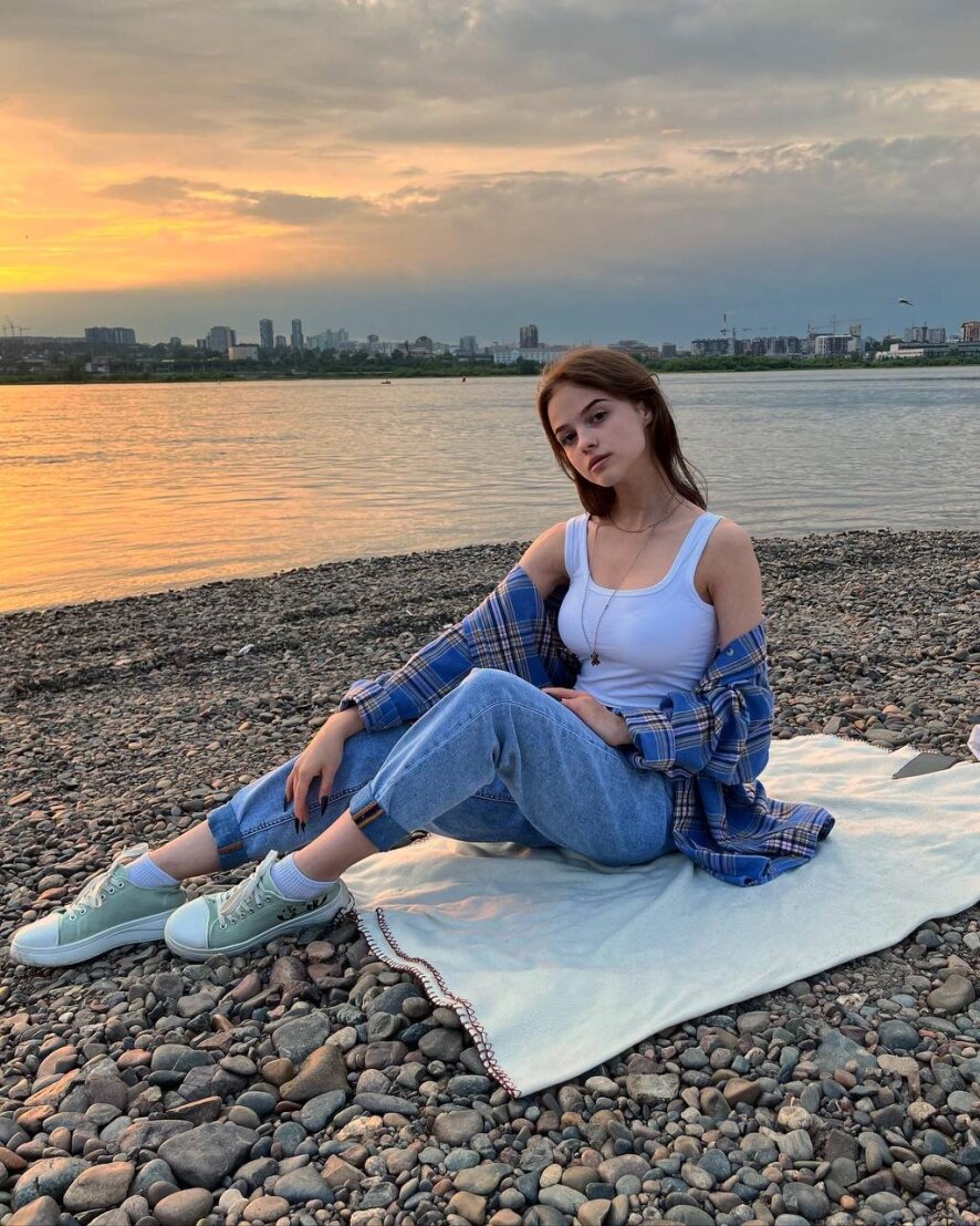 KarinBatesのキャストのプロフィール | xHamsterLive