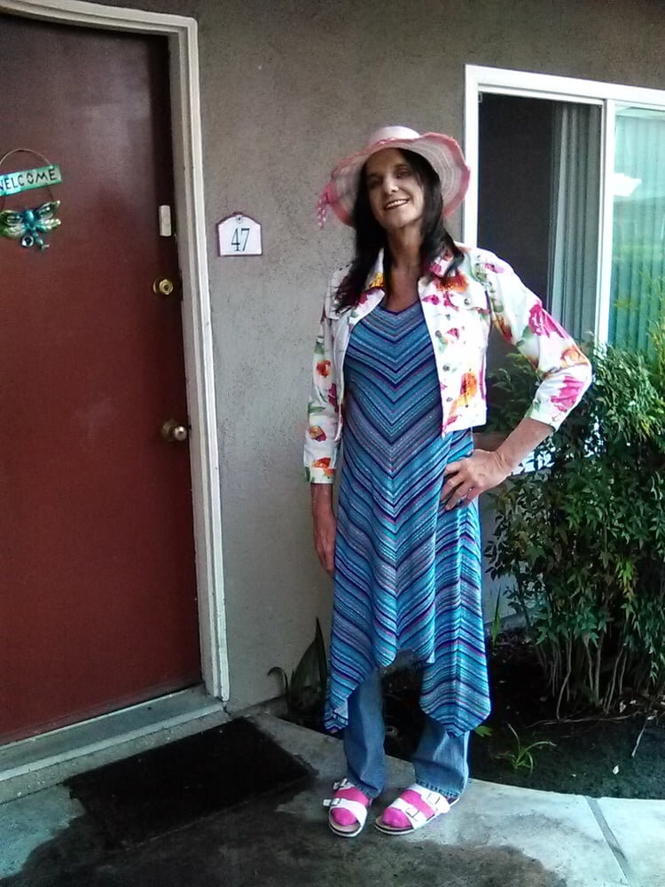 LizzyYum Webcam Model Profile | xHamsterLive