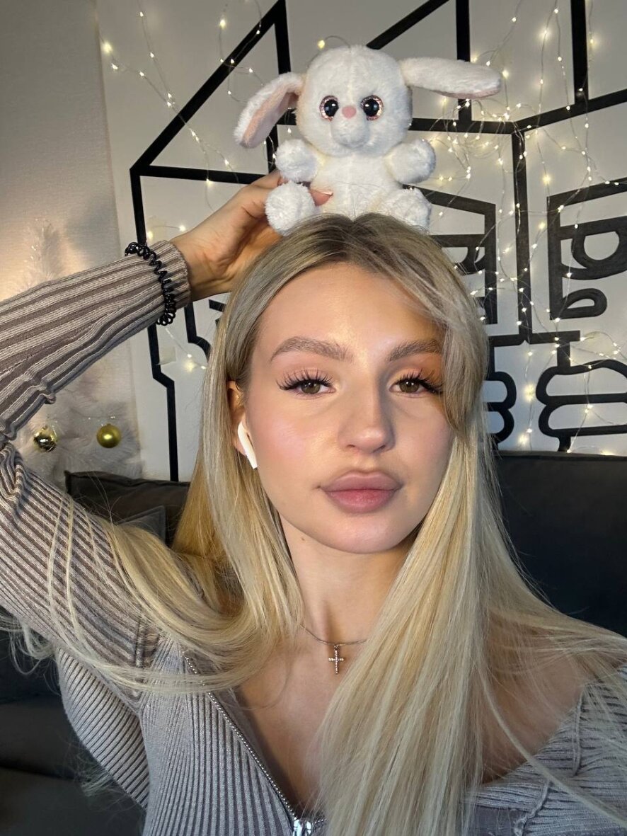 Grace_Gordon Webcam Model Profile | xHamsterLive