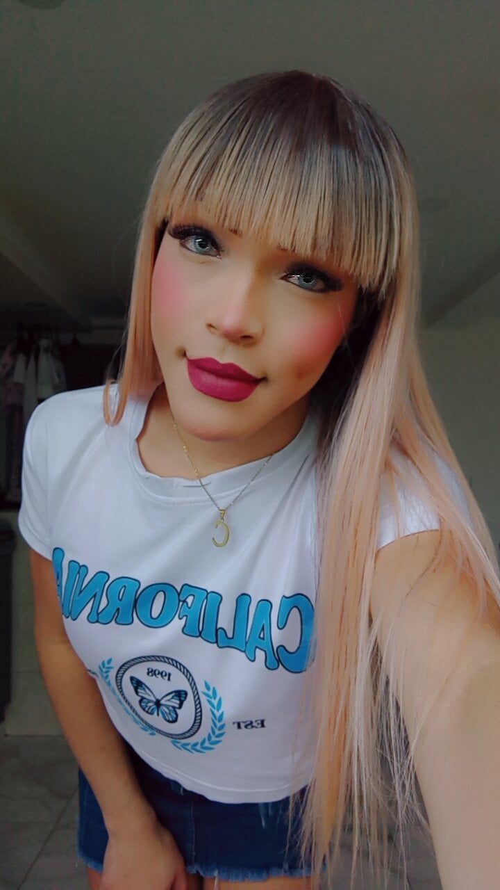 Candy_Candy__ Webcam Model Profile | xHamsterLive