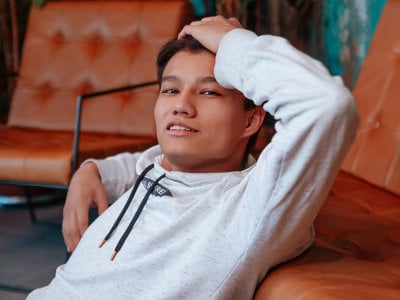 JIN_HO_含裸照的性感照片墙 | Stripchat