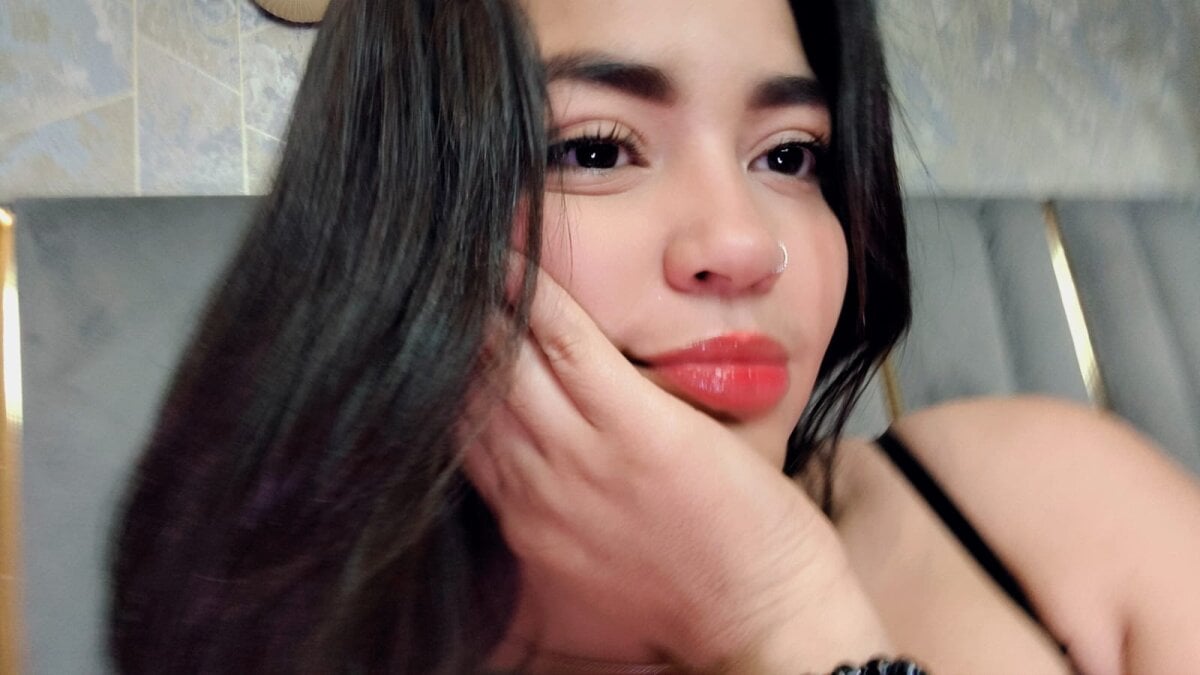 Discover Trending Posts by Top Webcam Models | Myavlive