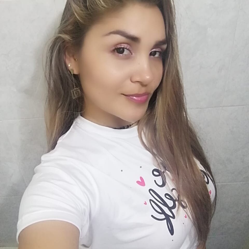 Adara Prinse主播：免费直播性爱表演和聊天 Stripchat